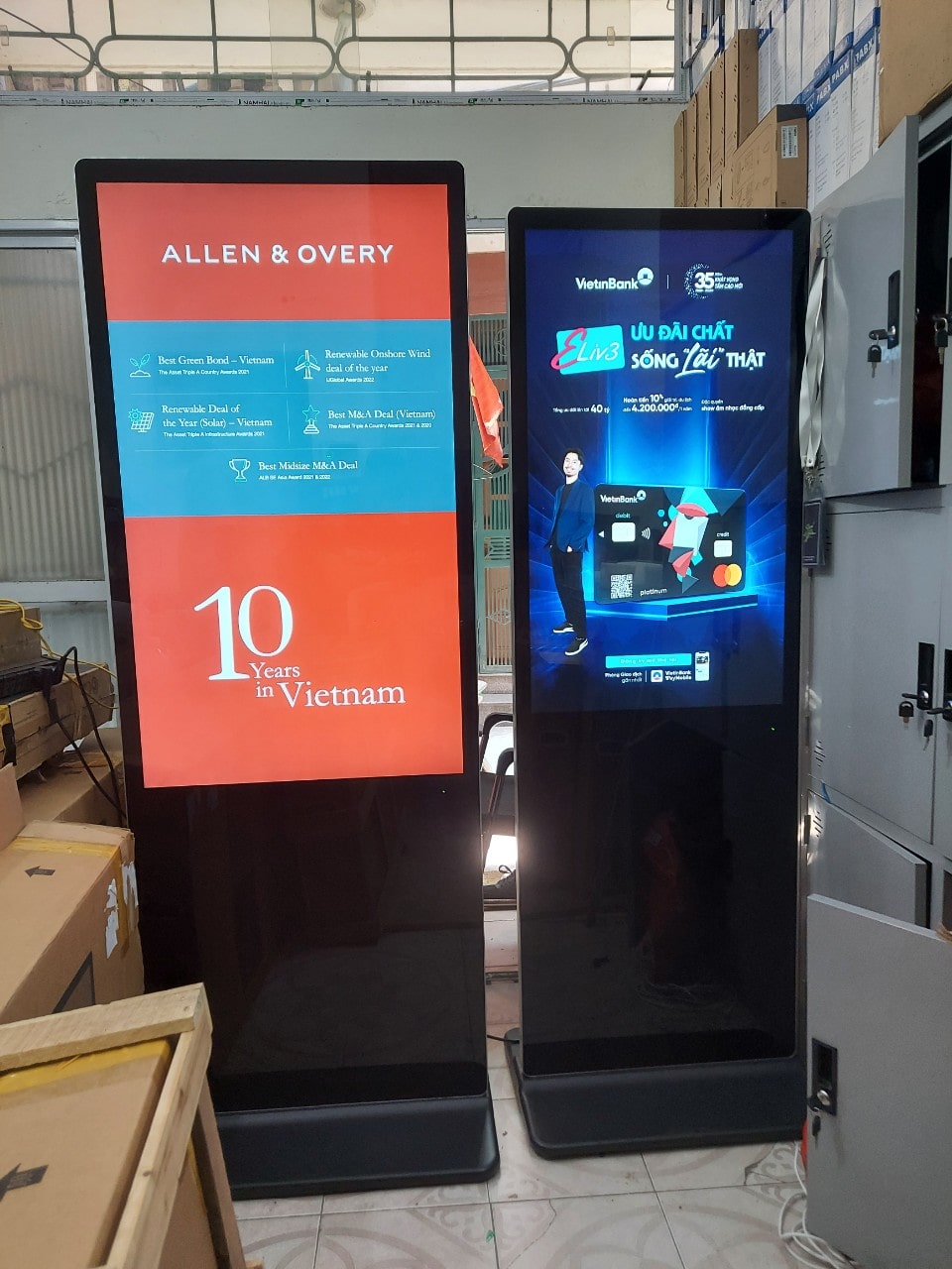 ALi Việt Cho thuê standee điện tử từ 43 inch, 50 inch, 55 inch, 65 inch